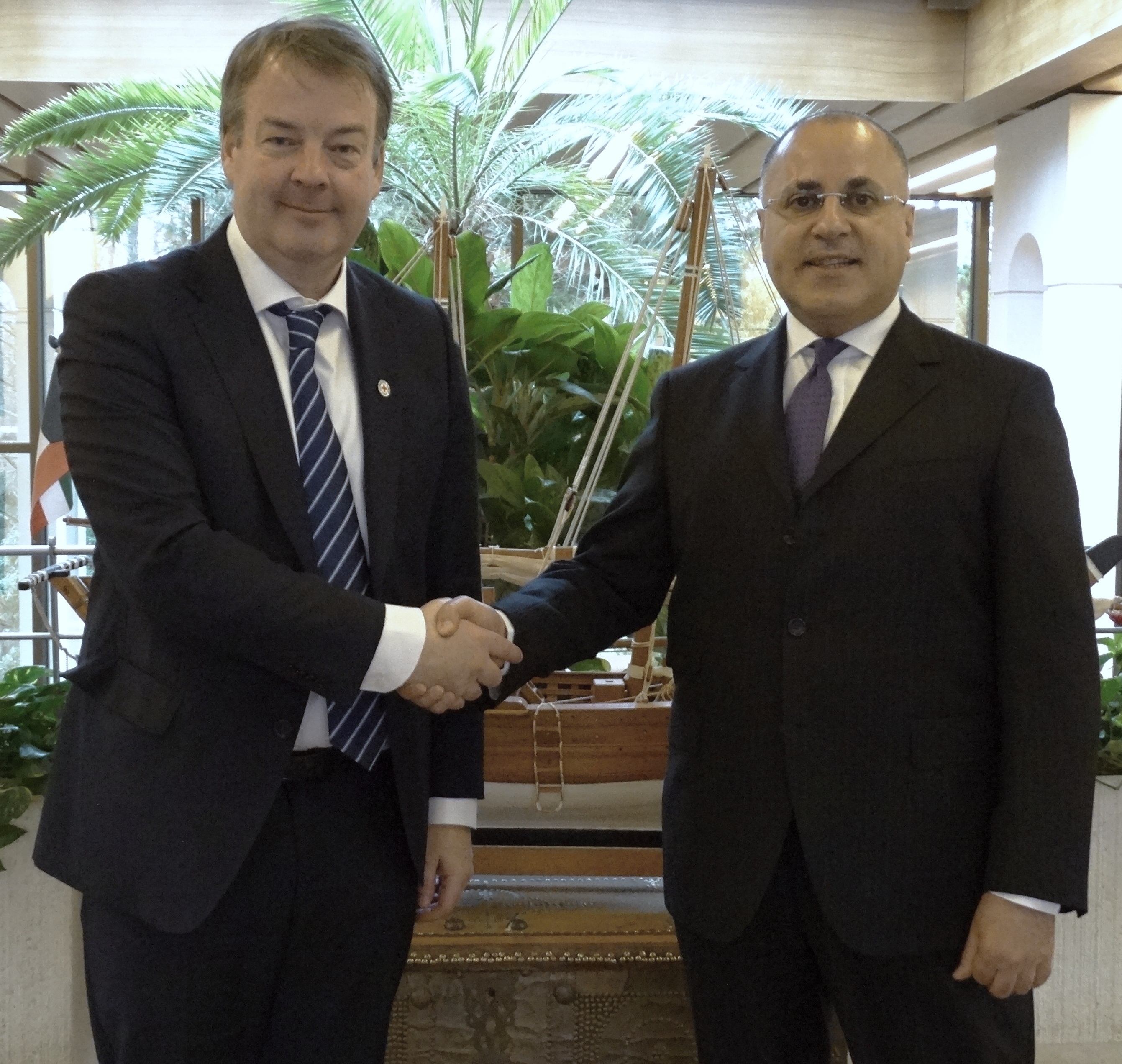 KUNA : Kuwait Red Crescent shifts some attention to poor in Kuwait ...