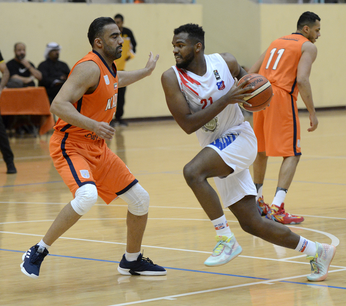 كونا : Kuwait SC win 58th basketball league trophy
