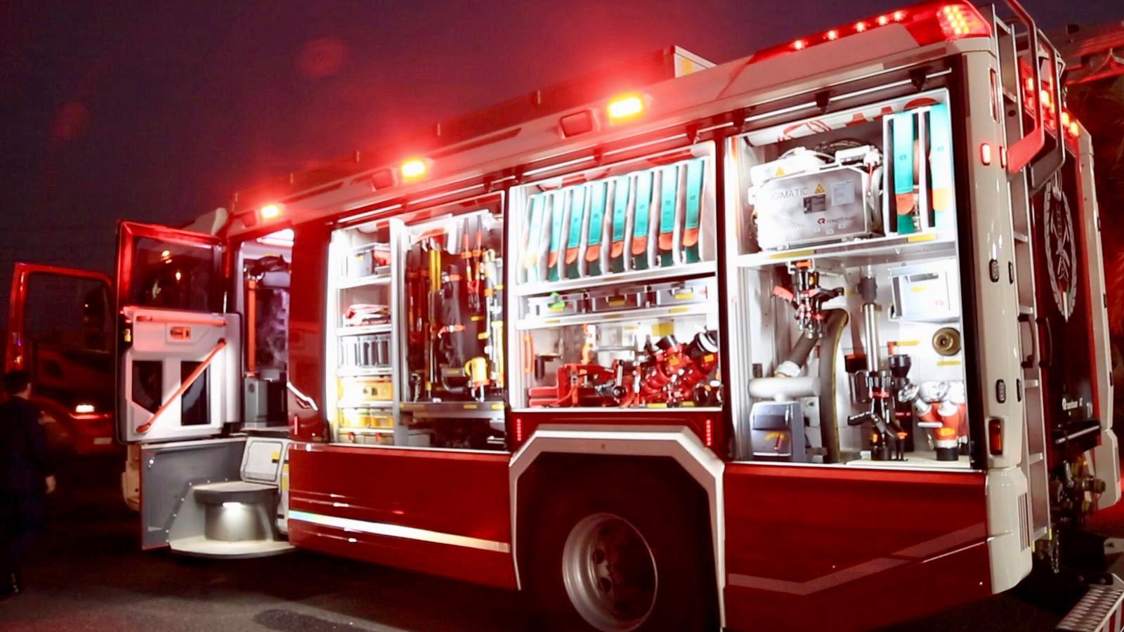 KUNA : KFSD inaugurates fire fighting, rescue vehicles in several stns