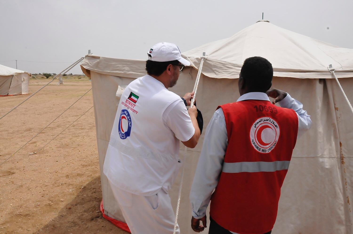 كونا : KRCS establishes shelter camp for floods victims in Sudan