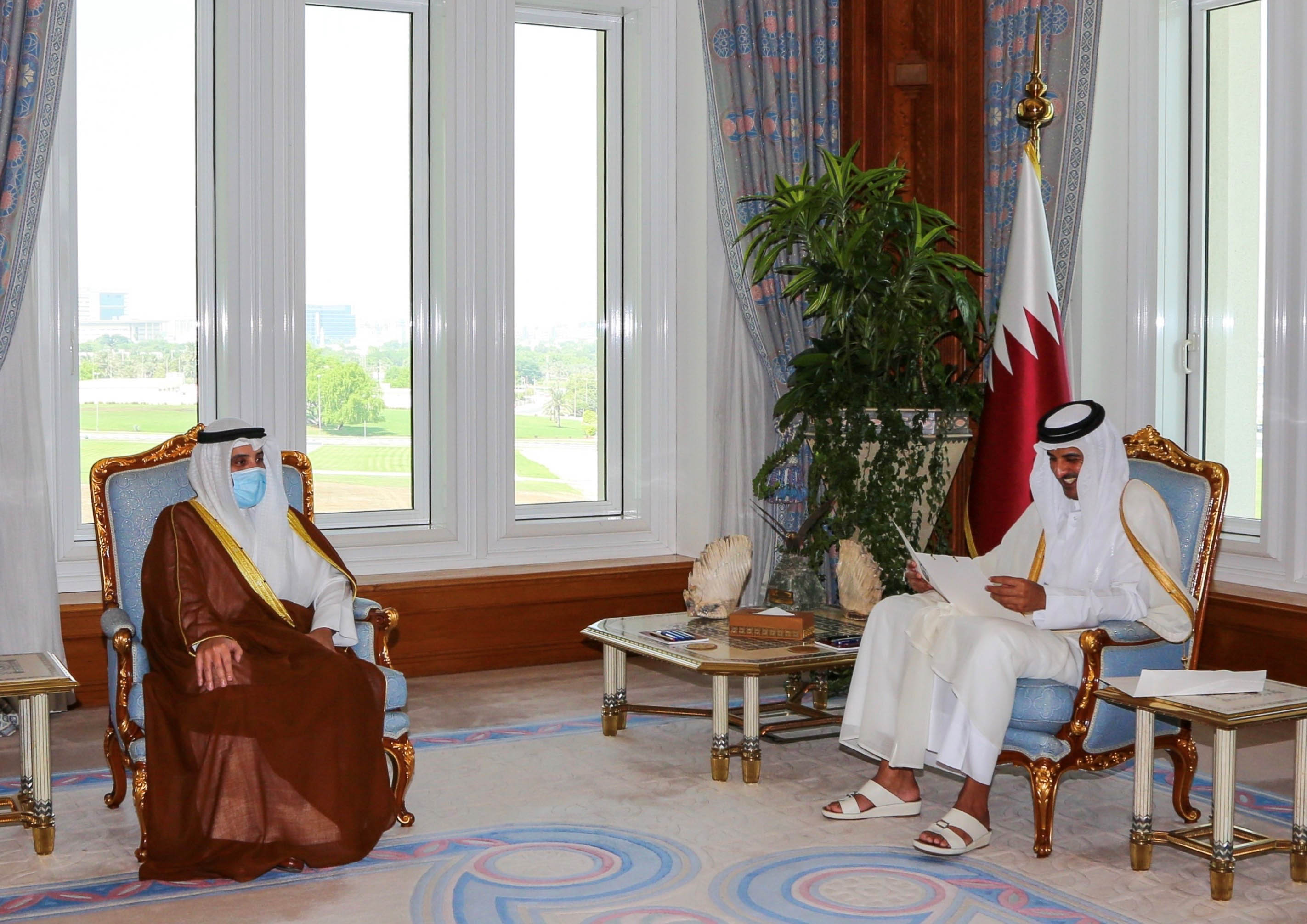 كونا : Kuwait Deputy Amir's representative delivers letter to Qatari ...