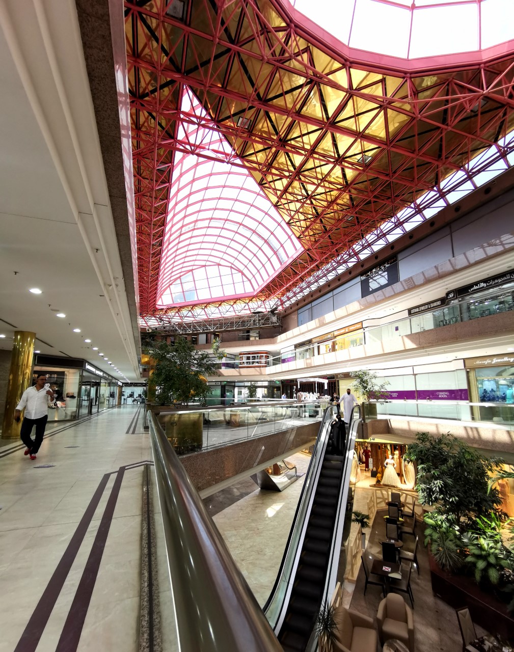 KUNA : Kuwait starts (cautious) return to normal life in all sectors ...