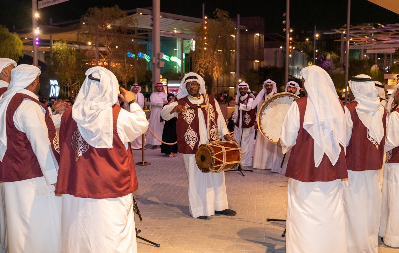 KUNA : Traditional dancing troupe spread joy at Kuwaiti Expo booth ...