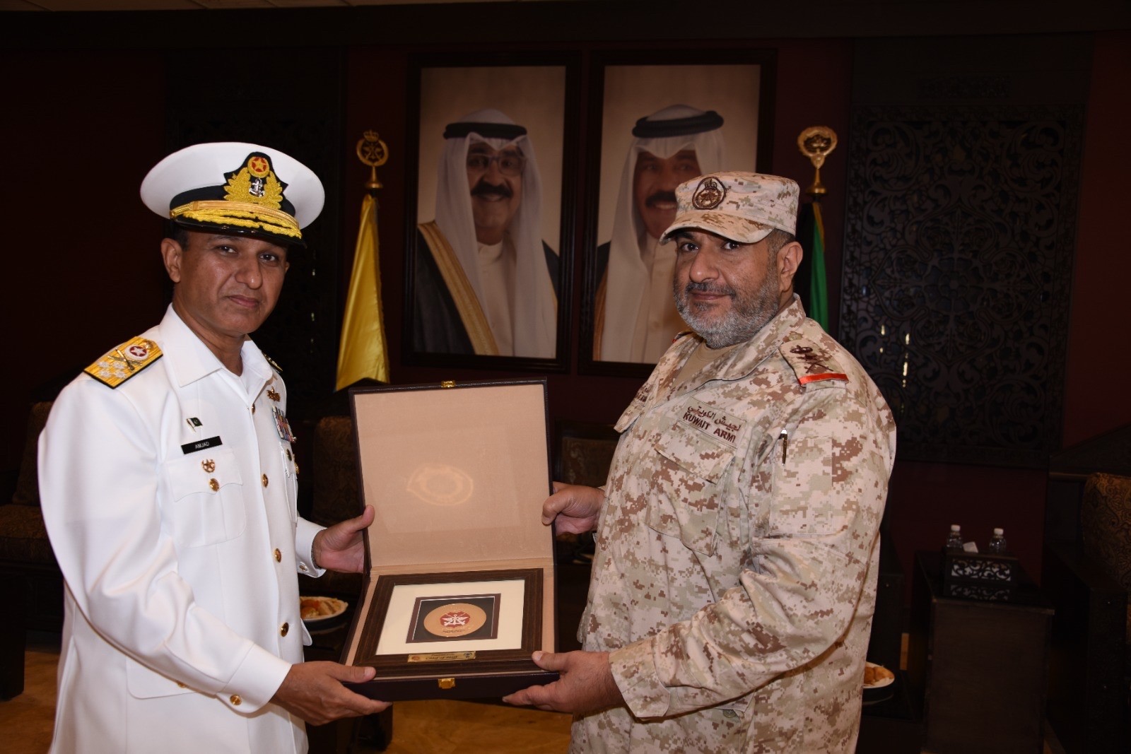 KUNA : Kuwait Army Chief discusses bilateral ties with Pakistani Chief ...