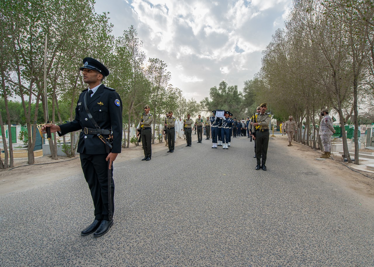 كونا : Kuwait holds broad funeral for 19 martyrs
