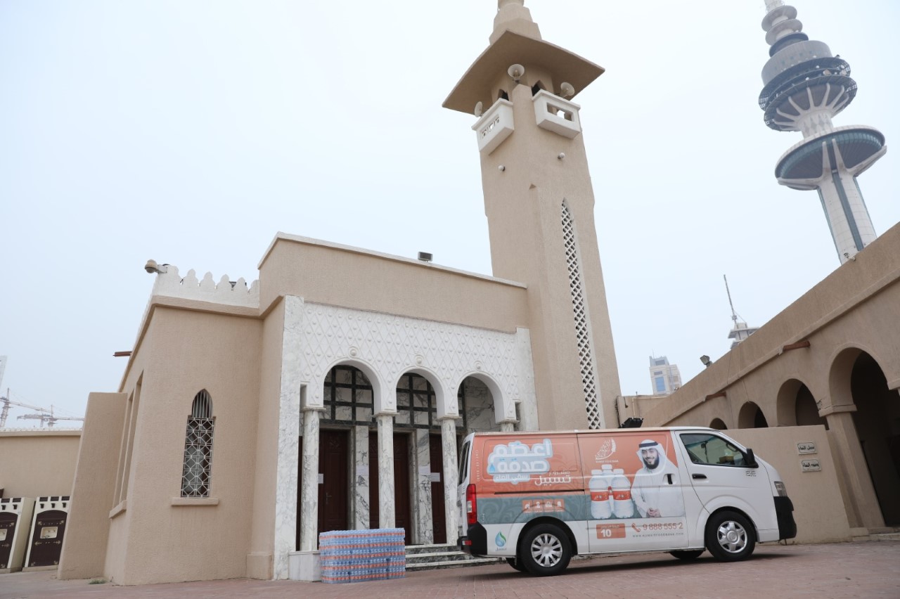 KUNA : Kuwait charity offers free drinking water to on-site workers
