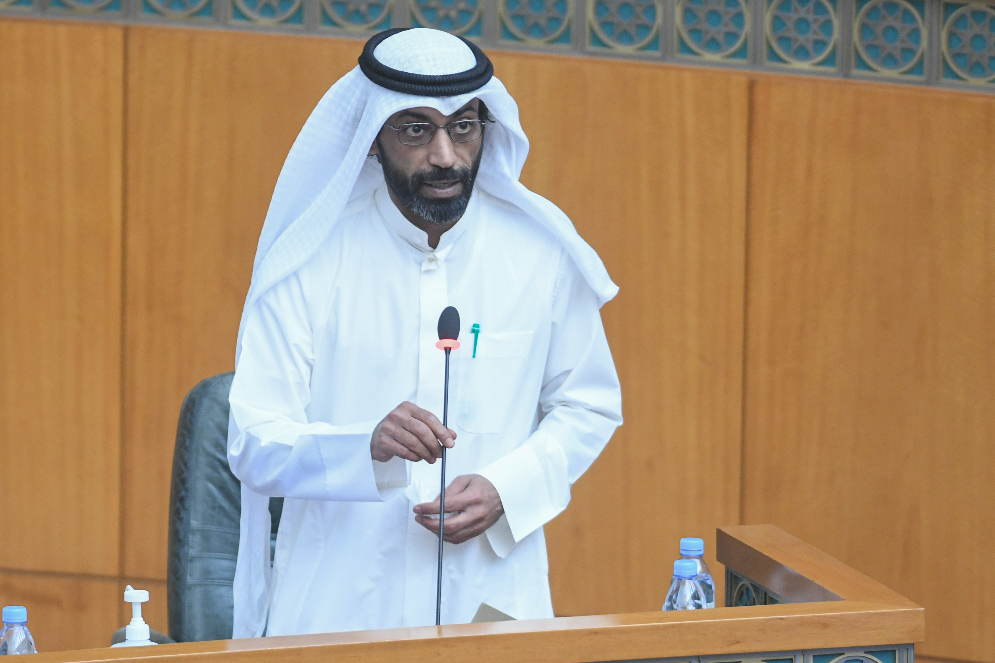 كونا : MP Obaid Al-Mutairi swears oath in assembly's session Thurs.