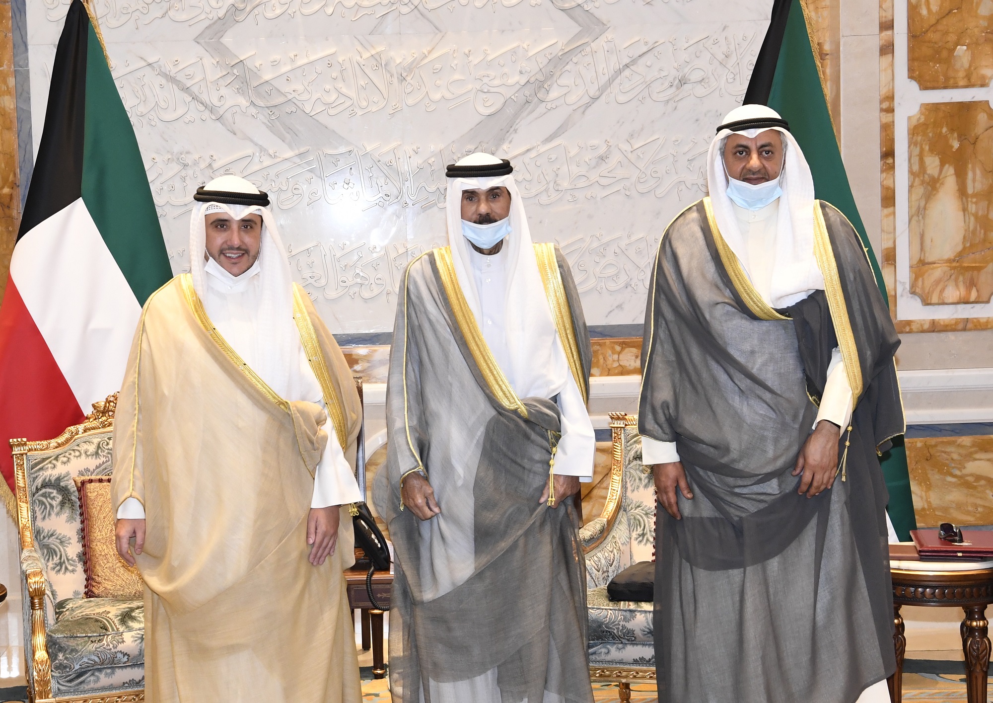 KUNA : Kuwait Amir receives state officials