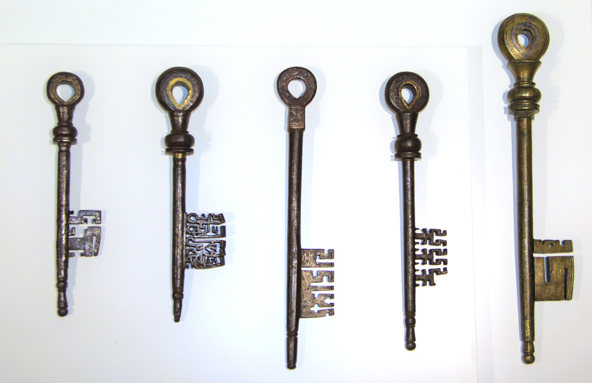 كونا : Spain's Segovia Fortress contain mysterious keys belong to ...