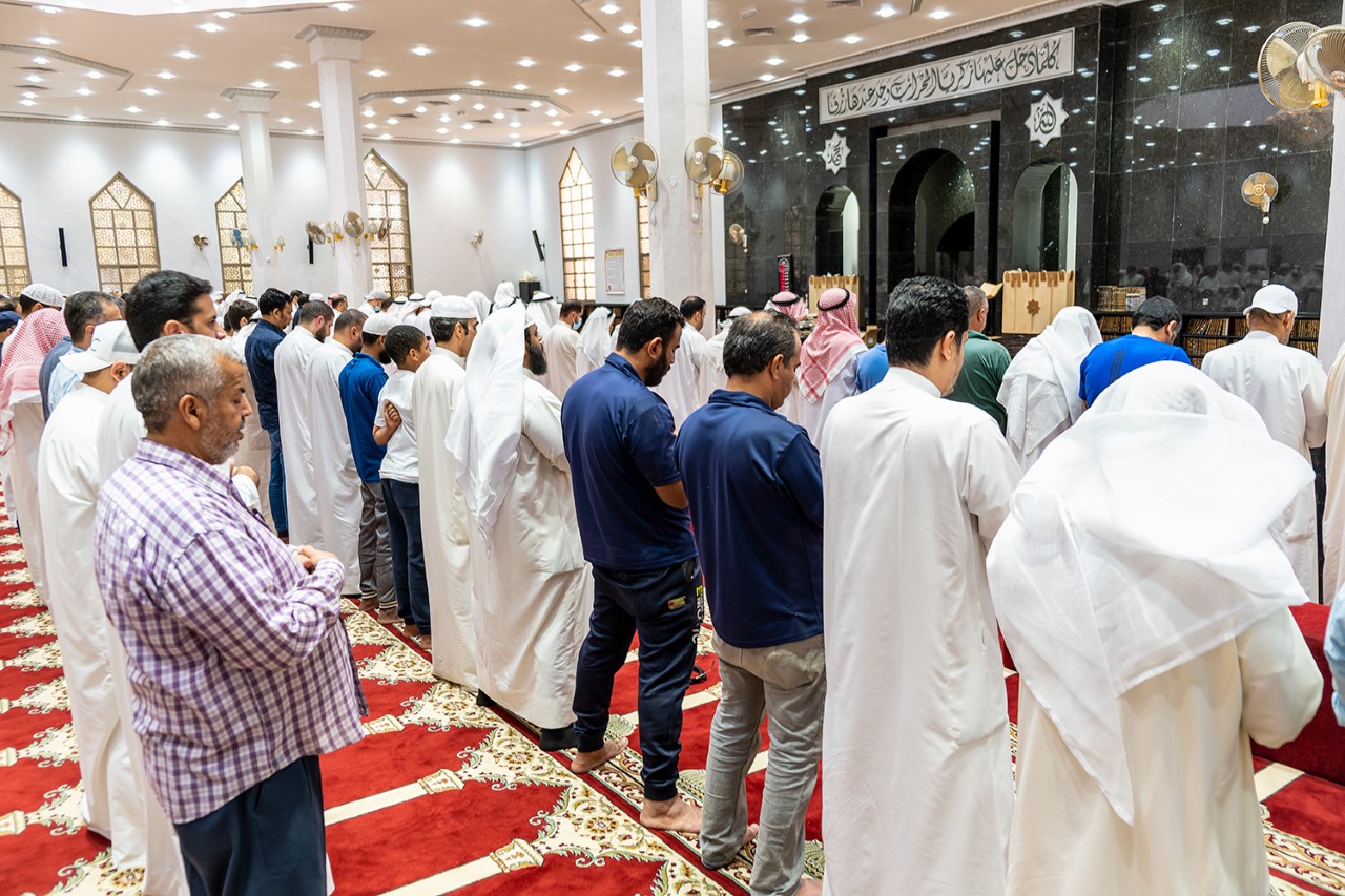 KUNA : Kuwait's citizens, residents perform eclipse prayer - Religion ...