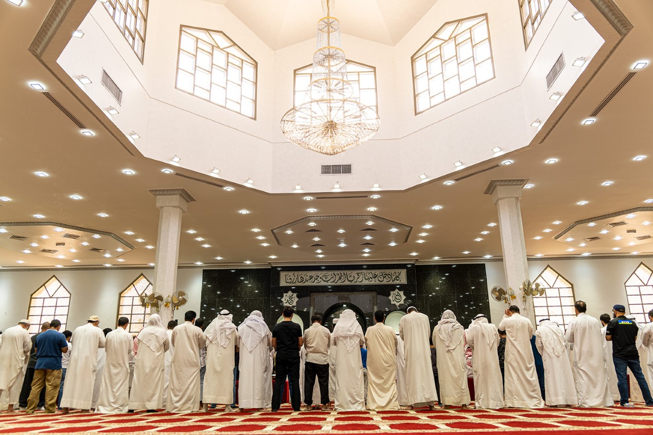 KUNA : Kuwait's citizens, residents perform eclipse prayer - Religion ...