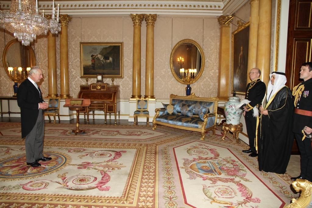 KUNA : Al-Awadi presents his credentials as Kuwait's Ambassador to UK
