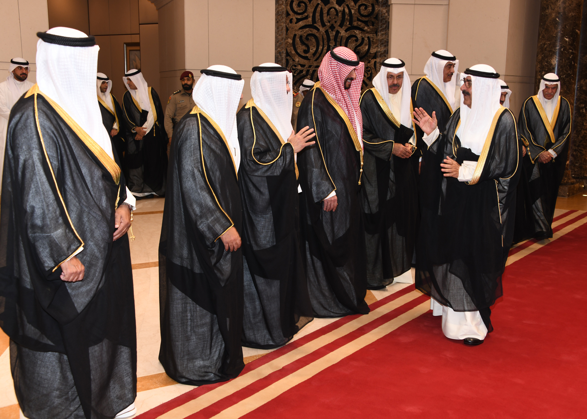 KUNA : Kuwait Amir Rep. returns home after partaking in Arab Summit