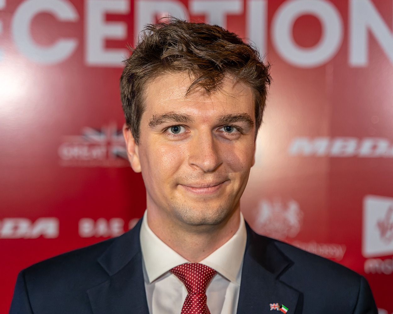 KUNA : Kuwait DM commends British Red Arrows parade