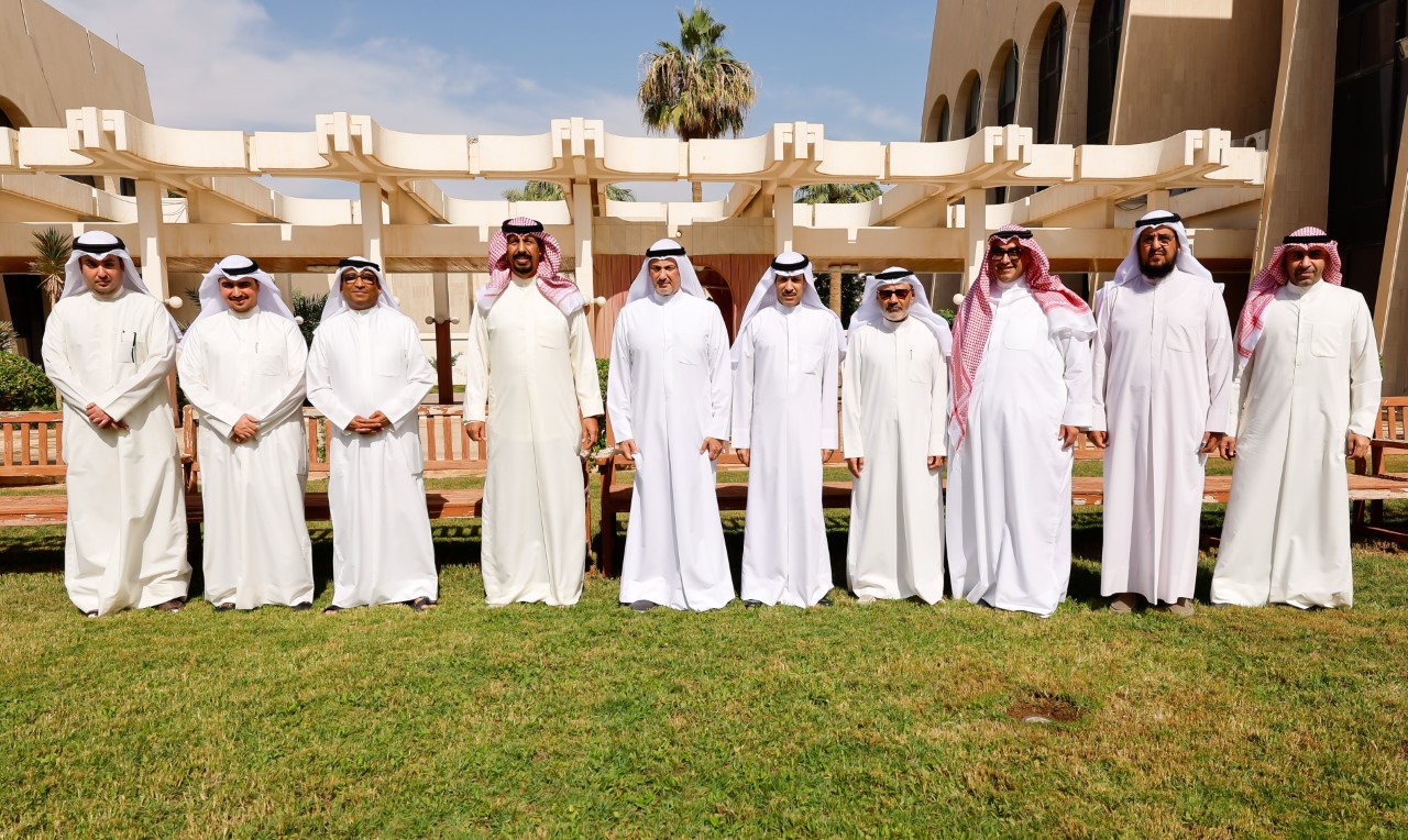 كونا : Kuwait FM visits Kuwait embassy in Riyadh