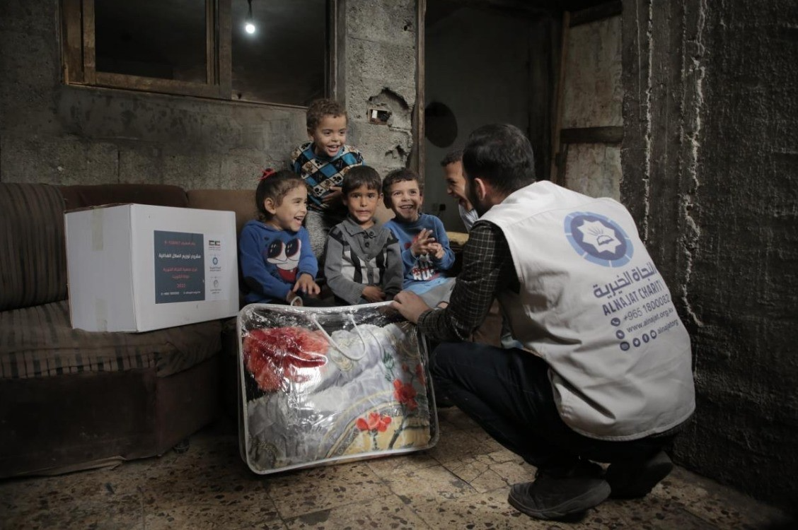 KUNA : Kuwait charity distributes supplies to 400 Palestinian families