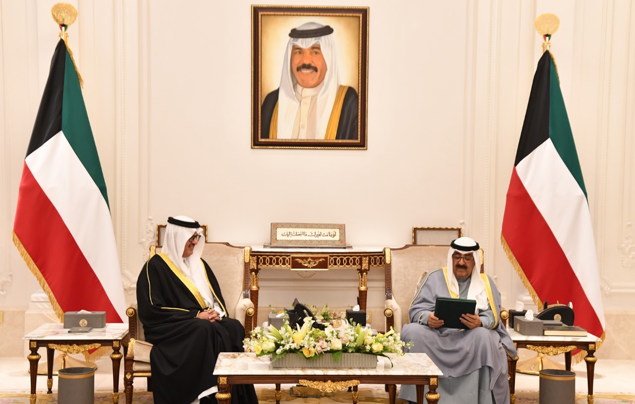 كونا : Kuwait Crown Prince receives invitation for Amir to attend GCC ...
