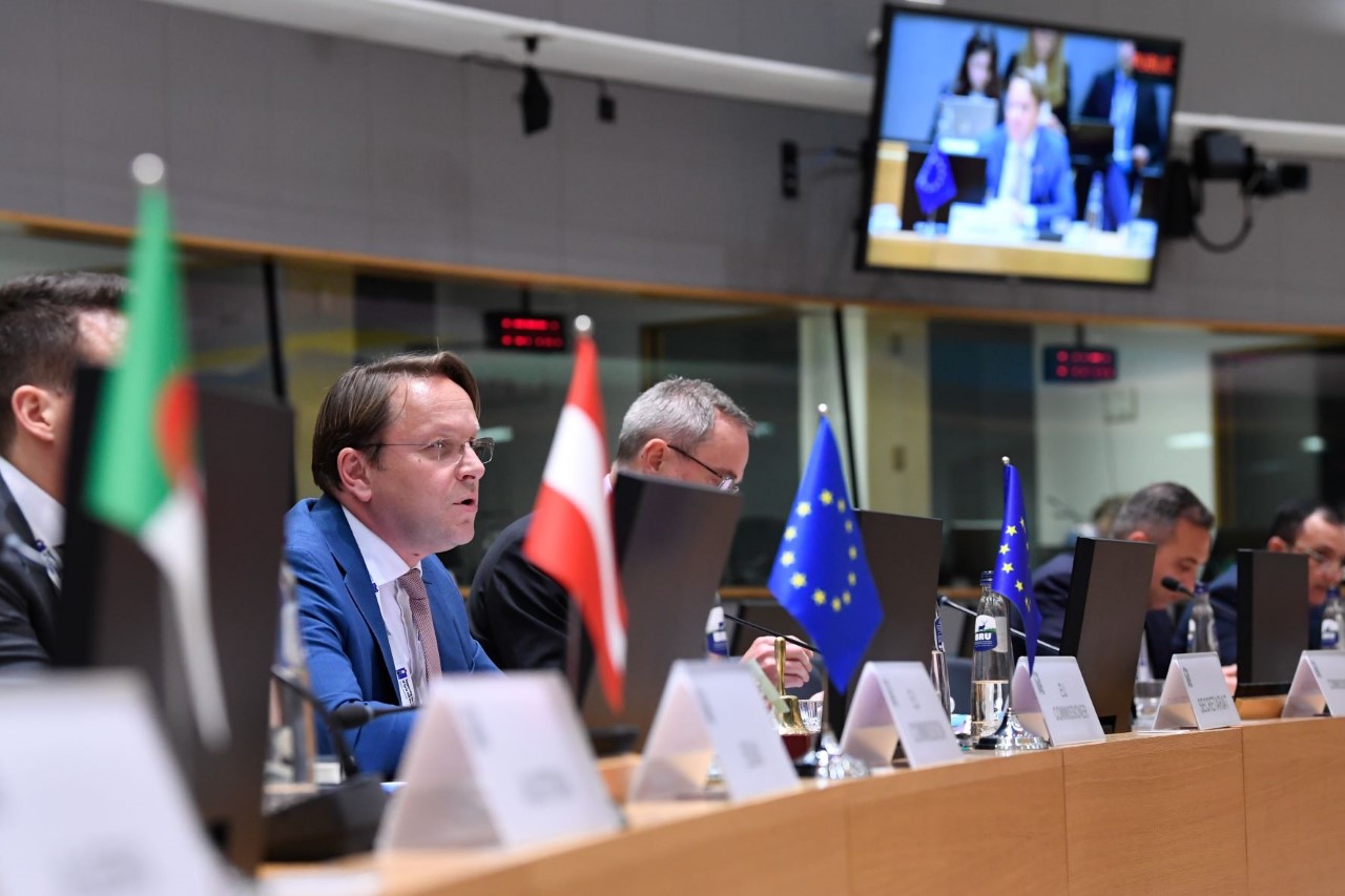 كونا : Brussels Conf. pledges EURO 6.4 bln for Syria