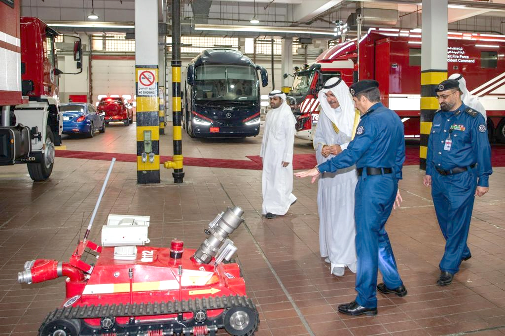 كونا : Kuwait interior minister praises fire department's tech staff