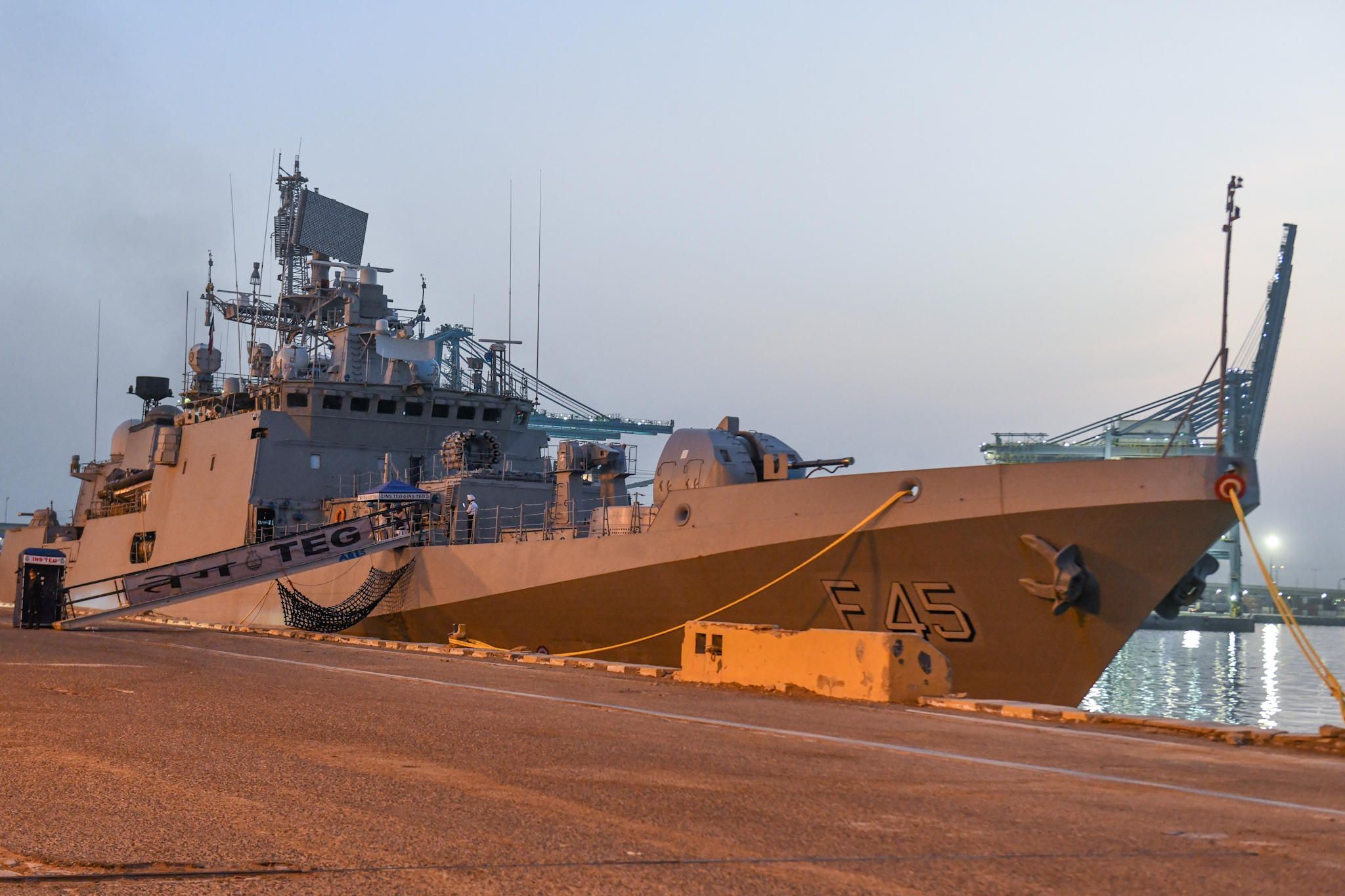 KUNA : Kuwait Navy hail visit of Indian frigate to its shores