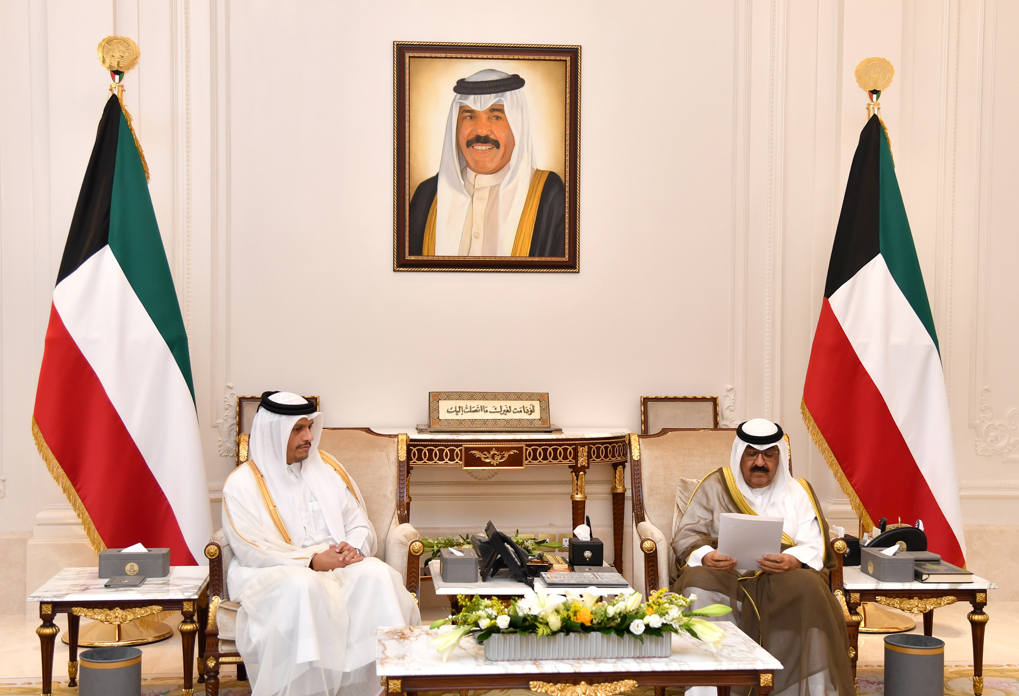 كونا : Kuwait Amir receives letter from Qatari Amir