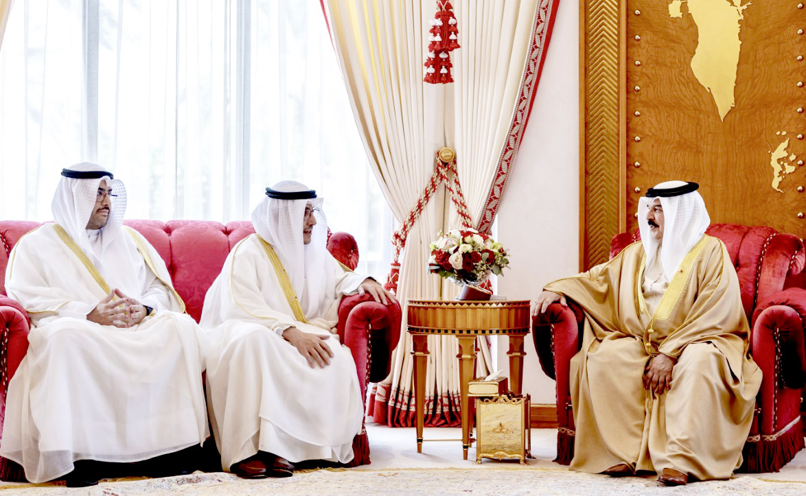 KUNA : Bahraini King praises leading role of Kuwait Amir