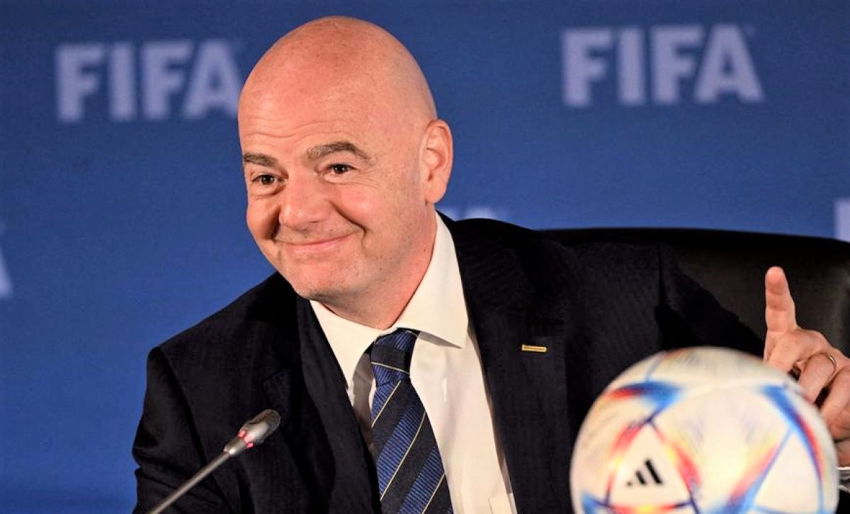 KUNA : Le président de la Fifa arrive à Bassora pour participer à l ...