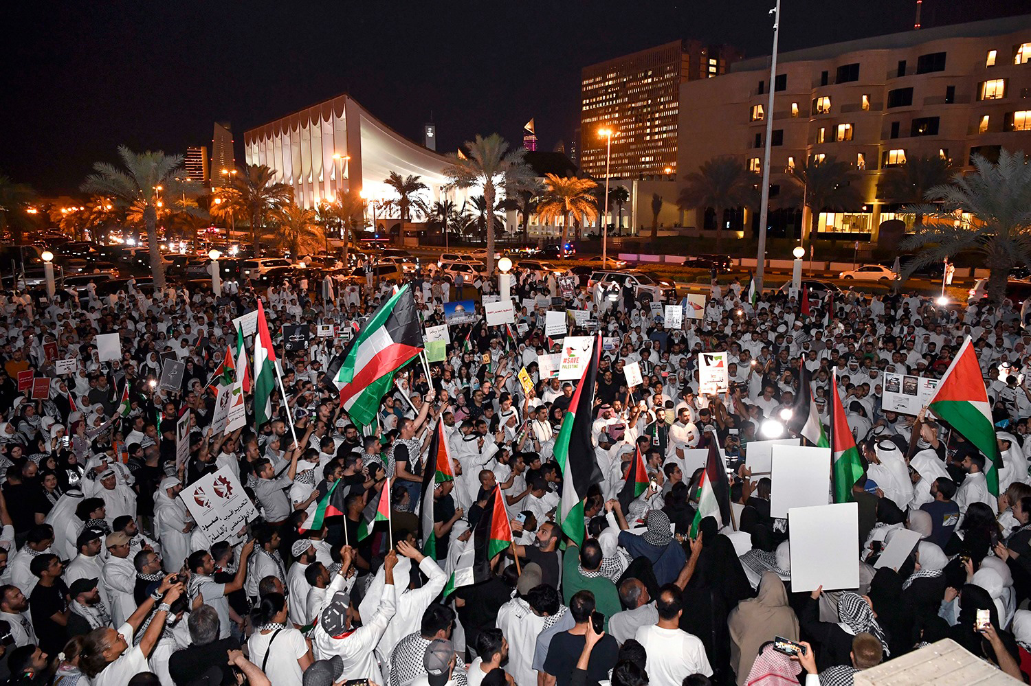 KUNA : Mass demonstration staged in Kuwait City in support of Palestine ...