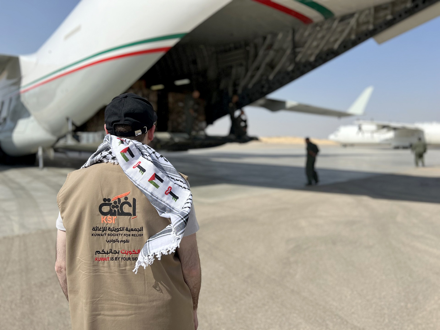 KUNA : Third Kuwaiti Gaza relief aid plane arrives Egypt's Al-Arish airport