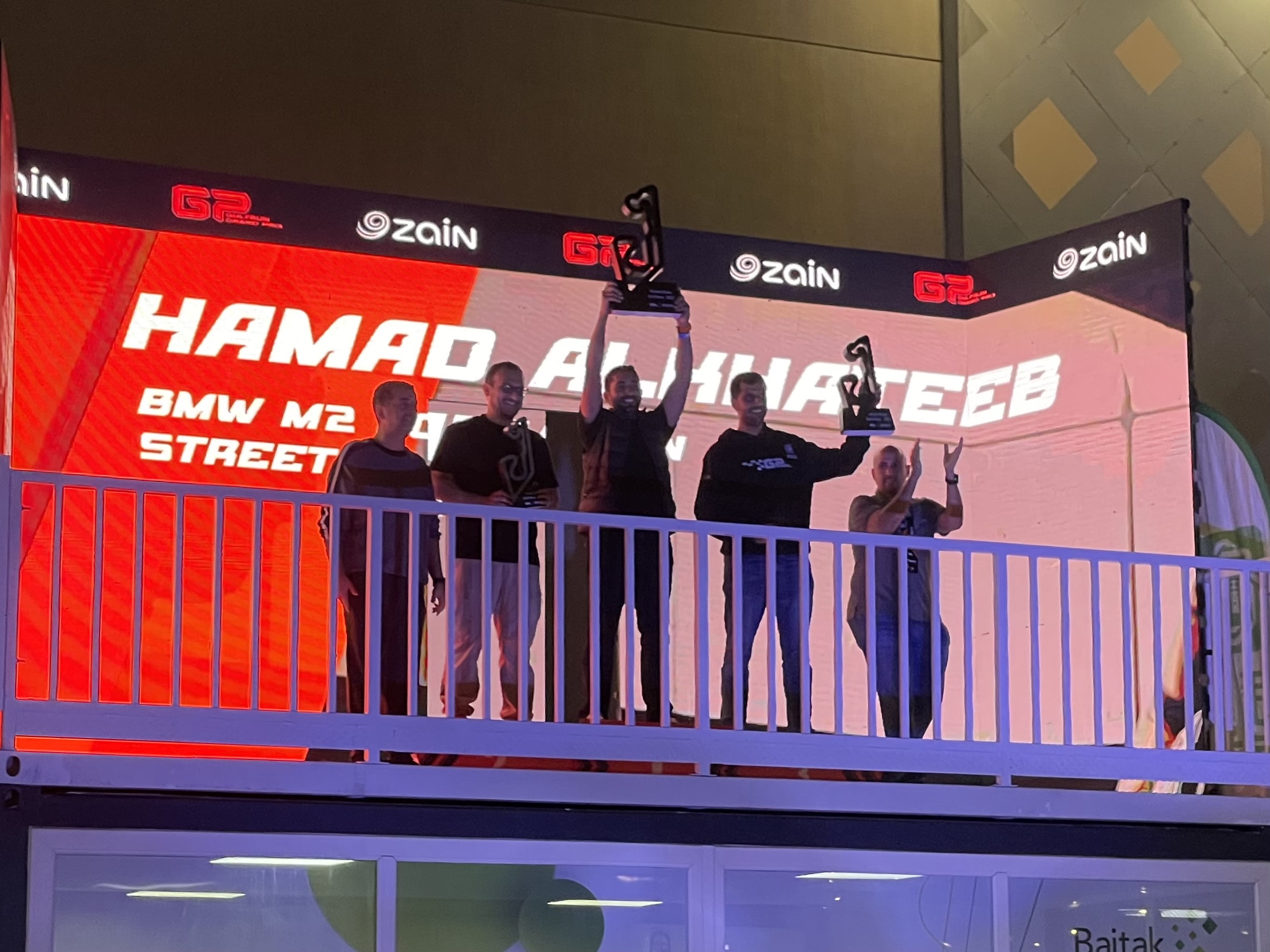 كونا : مدينة الكويت لرياضة المحركات تنظم سباقي السيارات (جي آر) يارس و ...