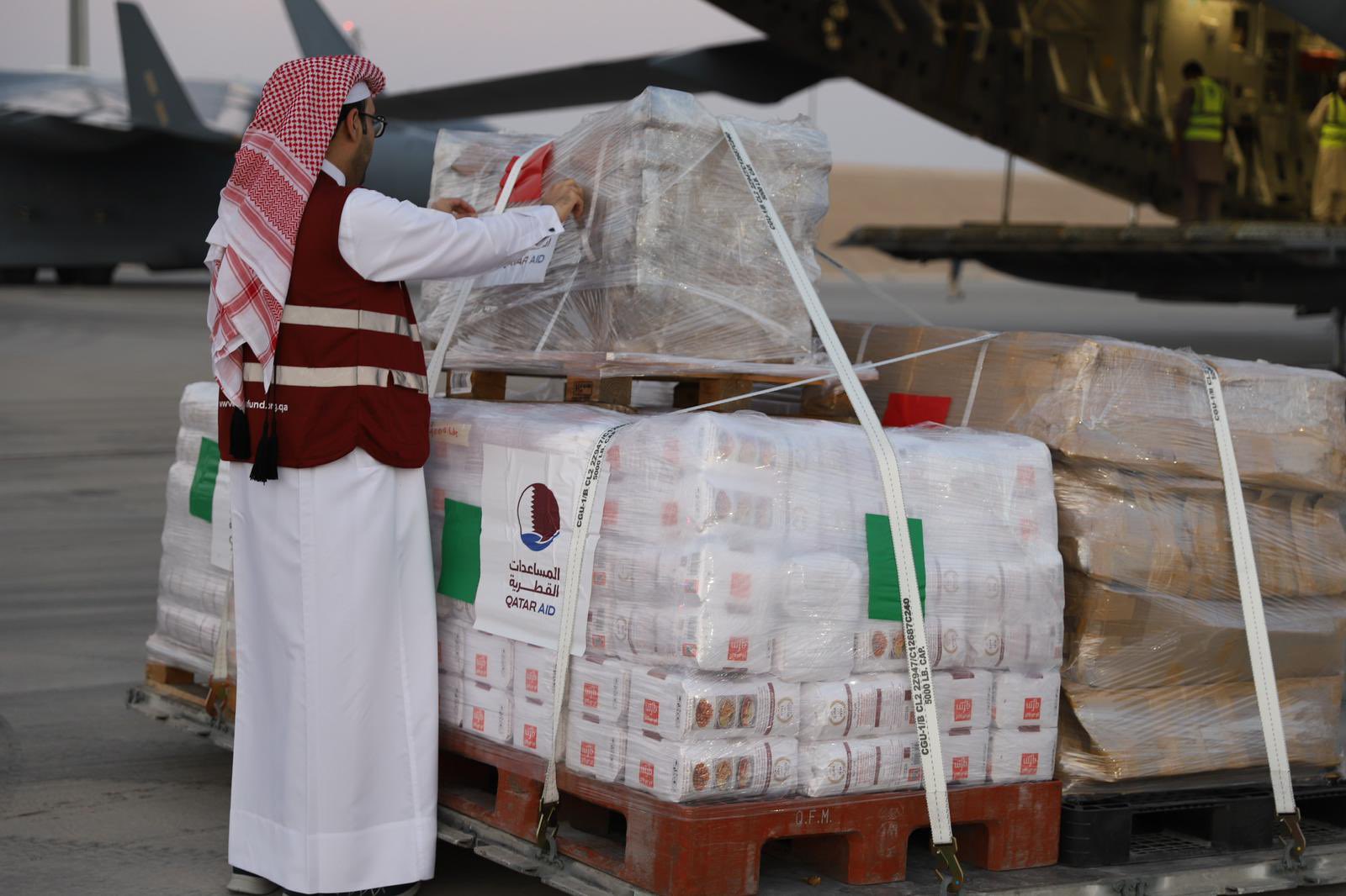 كونا : قطر ترسل 31 طنا من المساعدات إلى غزة