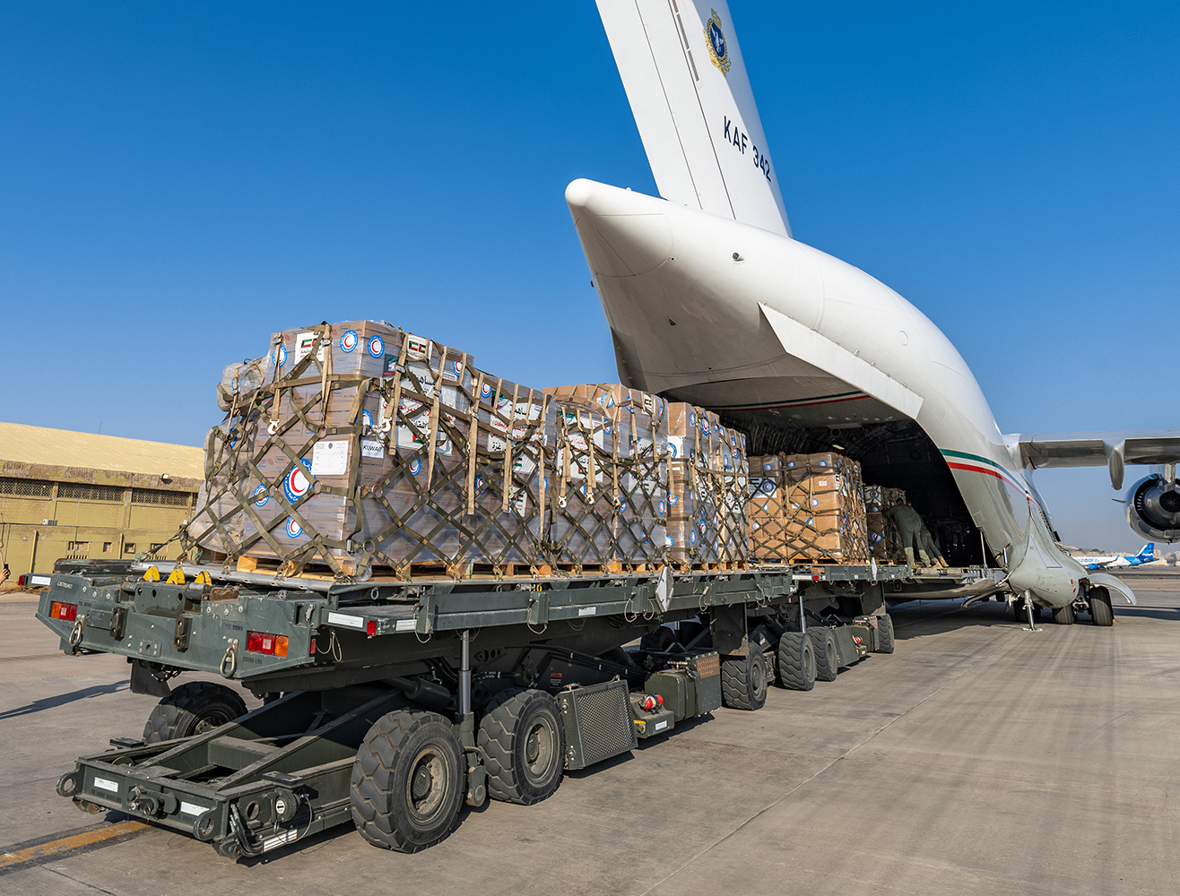 KUNA : Kuwait's 13th relief aid plane for Gaza heads to Egypt