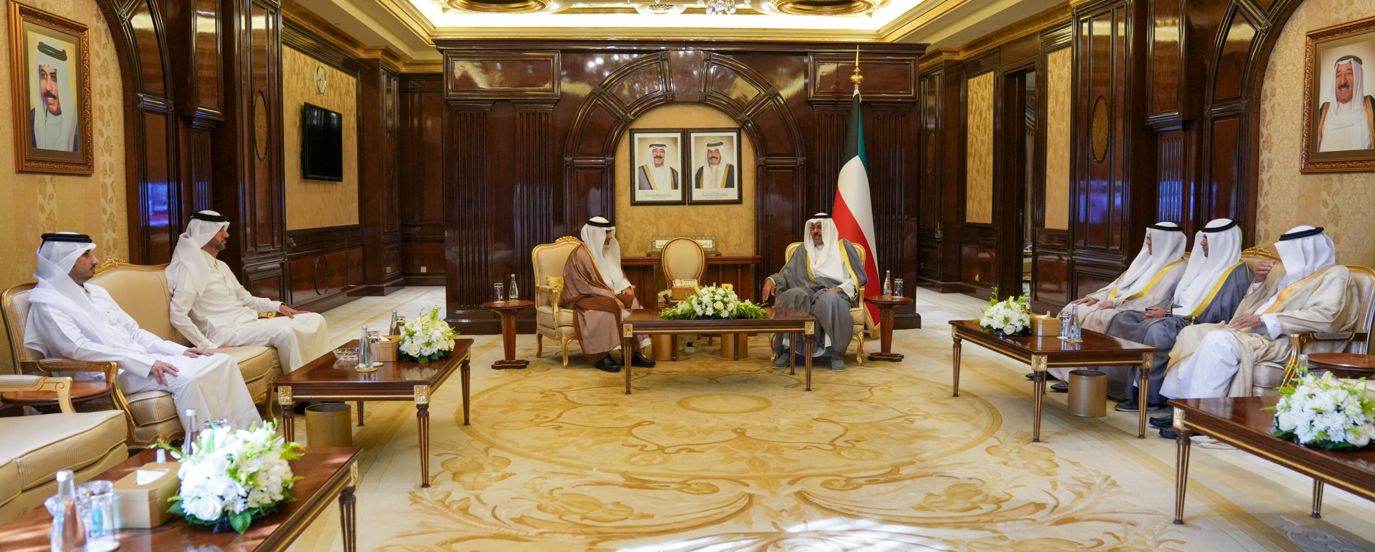 KUNA : Kuwait PM receives Supreme Judicial Council Pres., Qatari delegation