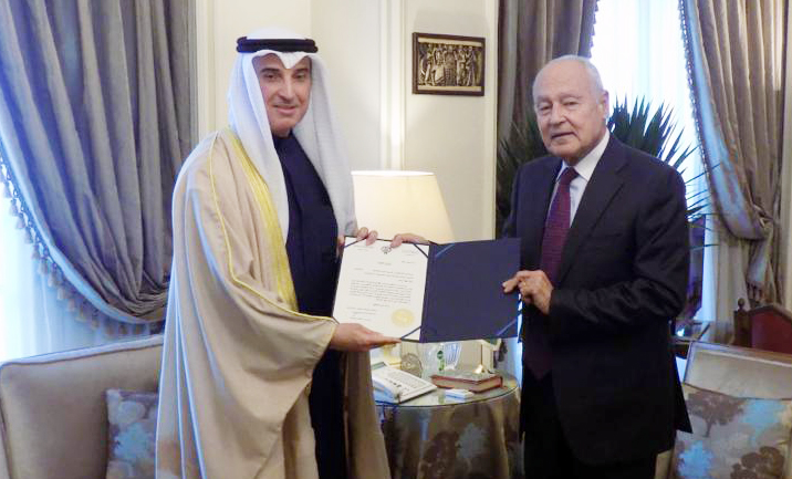 KUNA : Kuwait rep. to Arab League presents credentials to Sec. Gen.