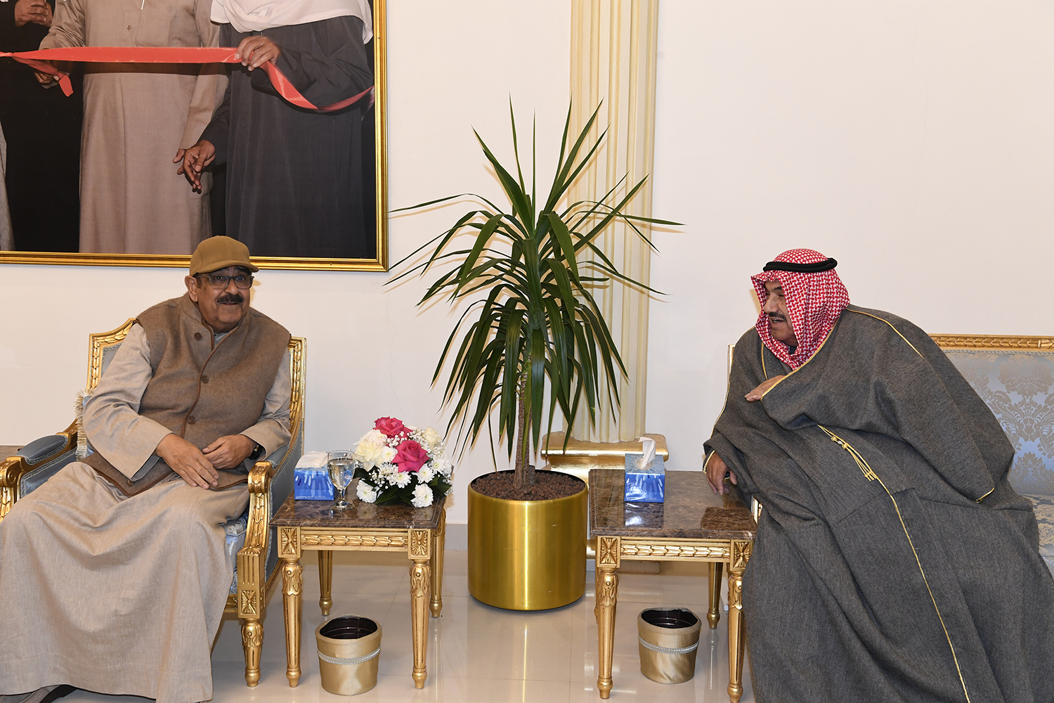 KUNA : Kuwait Amir's Rep., Crown Prince attends luncheon at Azayez farm