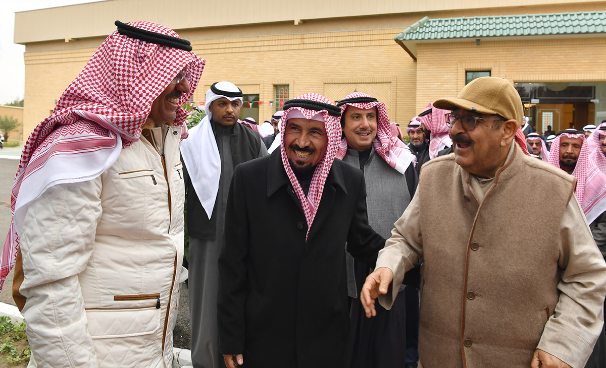KUNA : Kuwait Amir's Rep., Crown Prince attends luncheon at Azayez farm