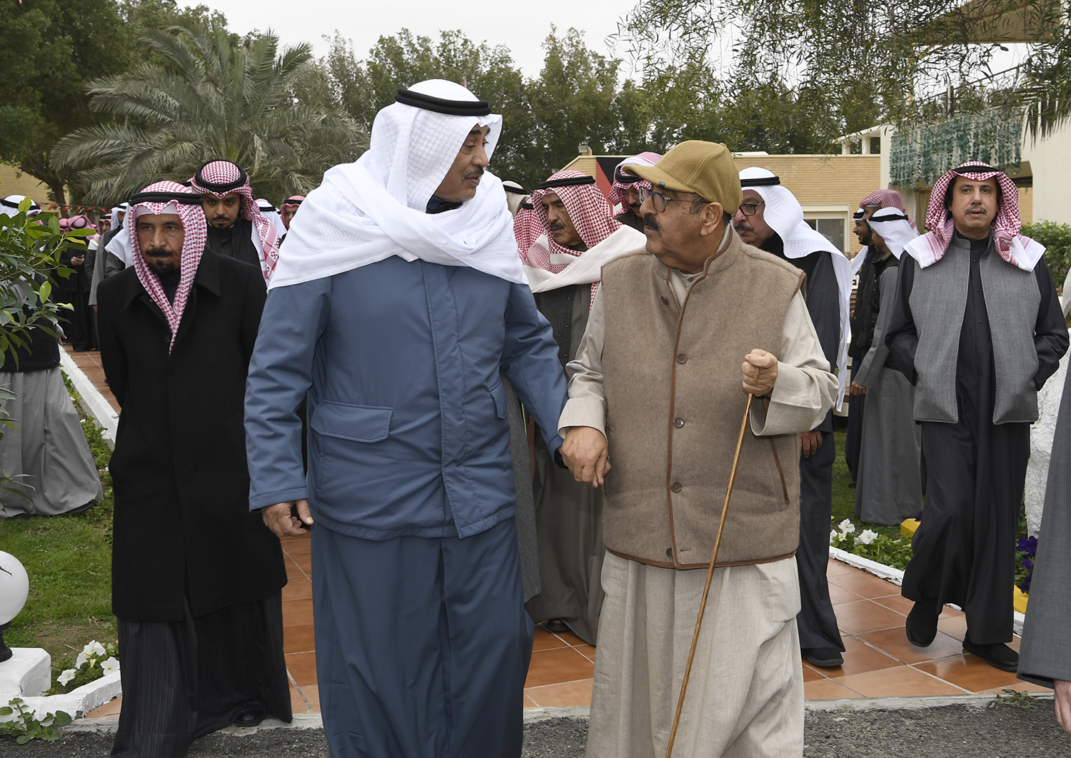 KUNA : Kuwait Amir's Rep., Crown Prince attends luncheon at Azayez farm