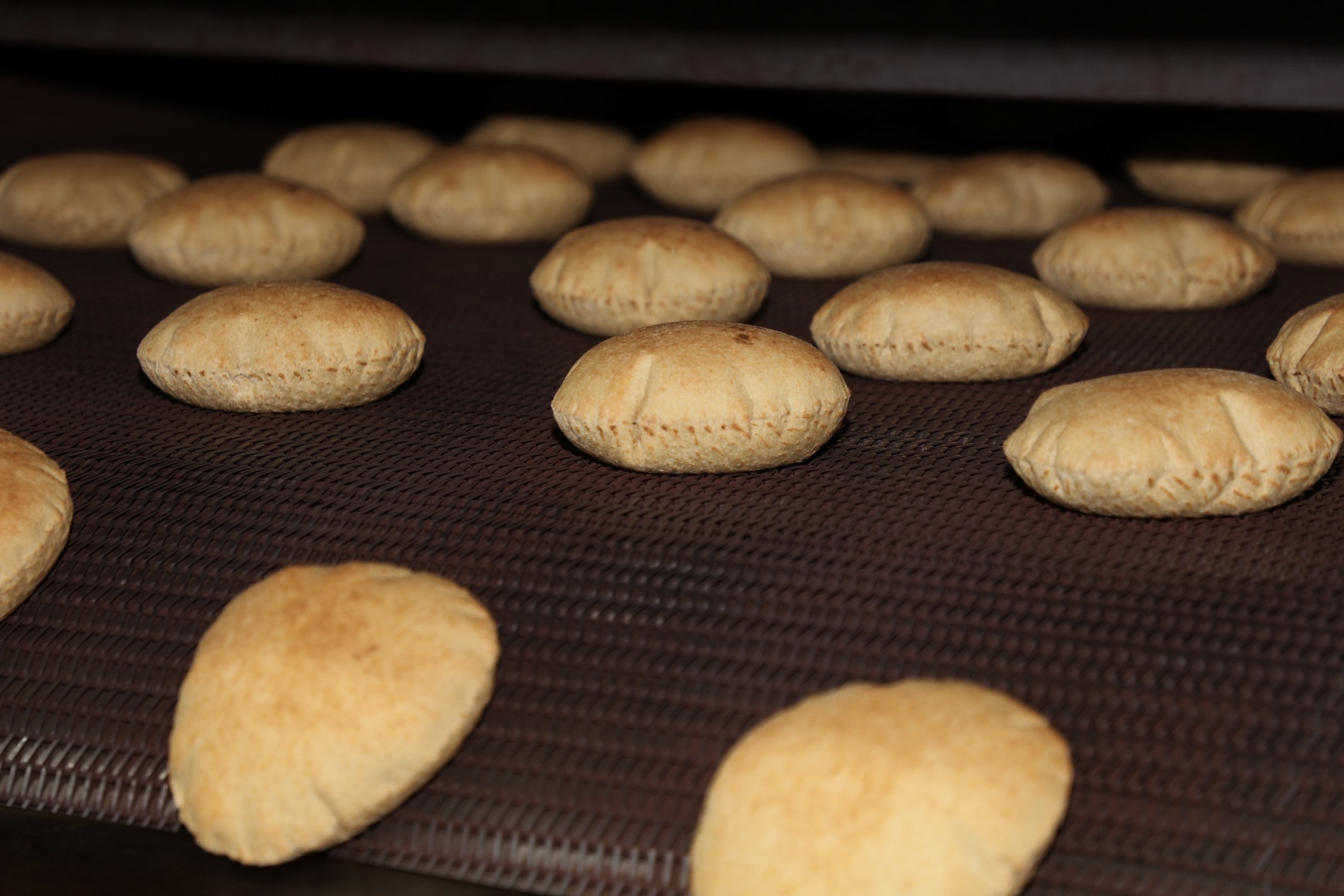 كونا : Kuwait Flour Mills, Bakeries Co. reproduces bread made during ...