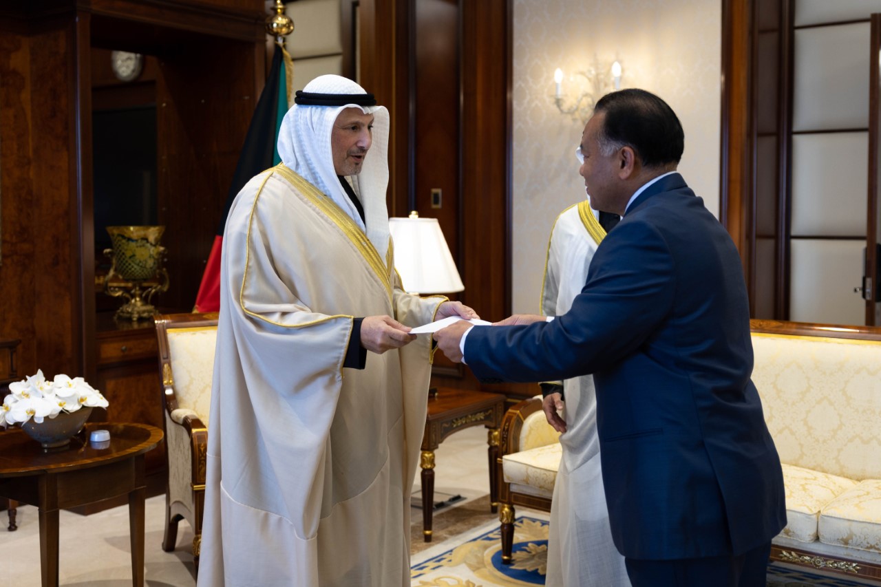 KUNA : Kuwait FM received Cambodia amb. credentials
