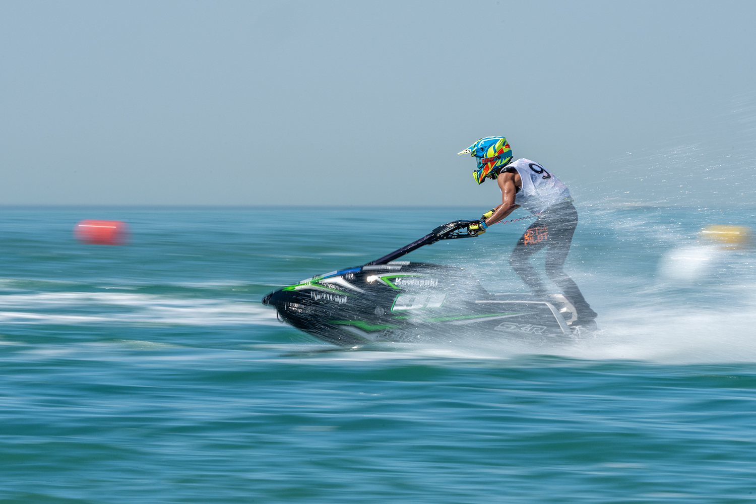 كونا : Second round of Kuwait Int'l Jet Ski Championship ends
