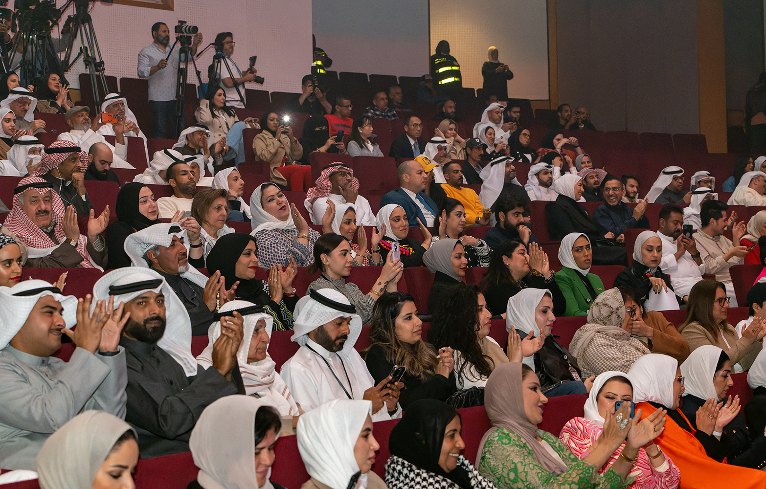 كونا : Info. Min. opens 28th Qurain Cultural Festival