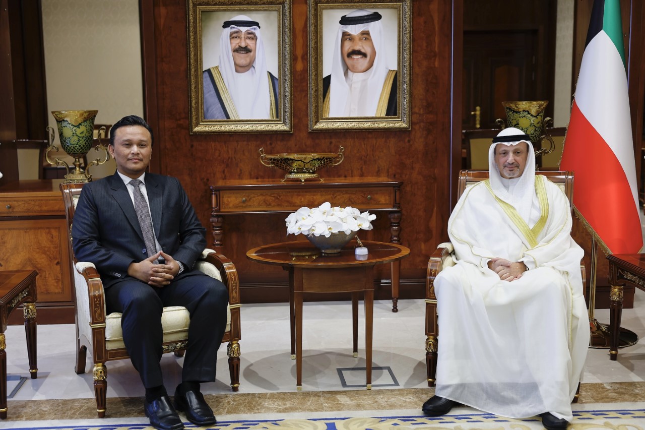 KUNA : Kuwait FM receives credentials of Malaysia Ambassador