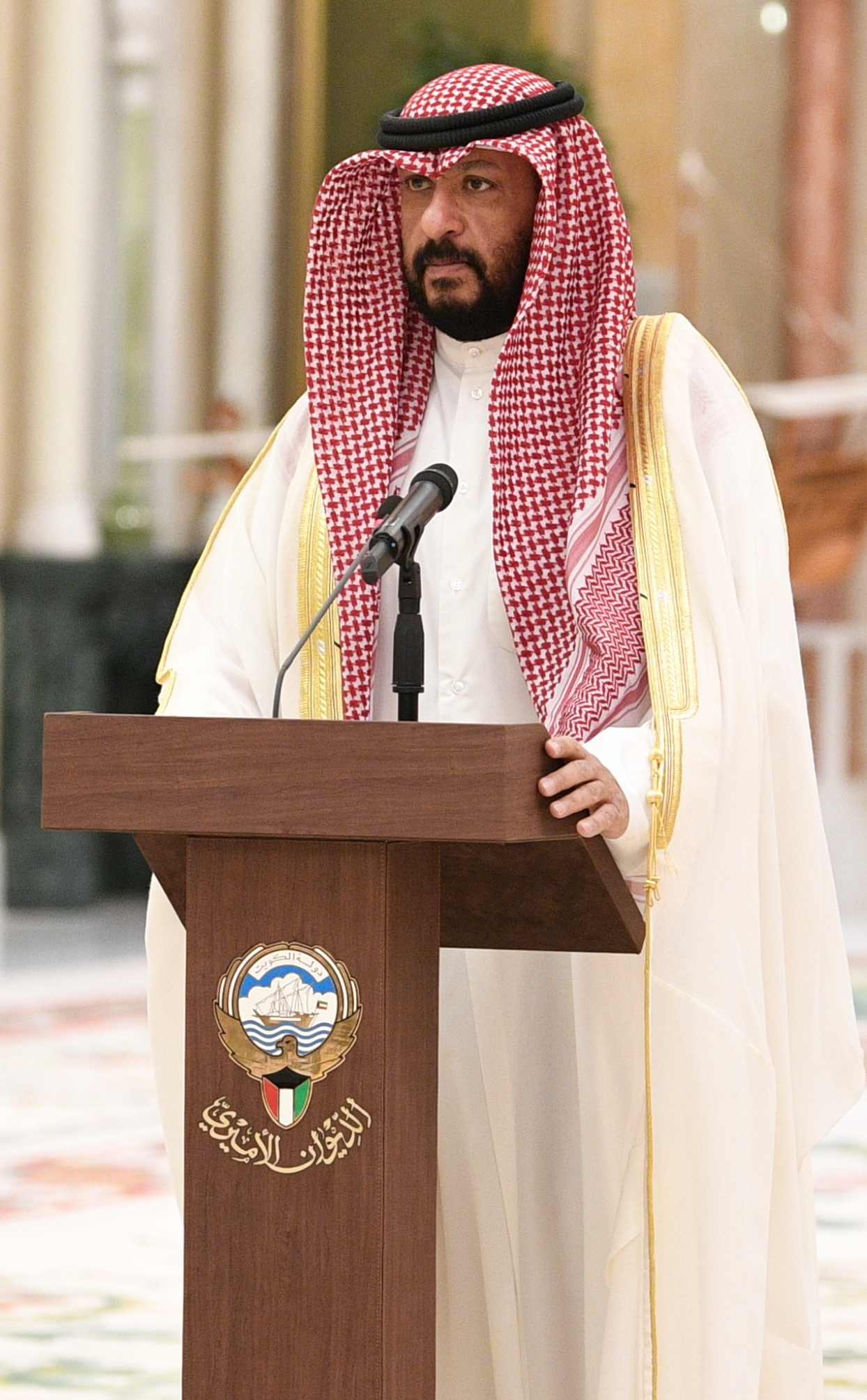 كونا سمو ولي العهد يستقبل سمو رئيس مجلس الوزراء والوزراء لأداء اليمين