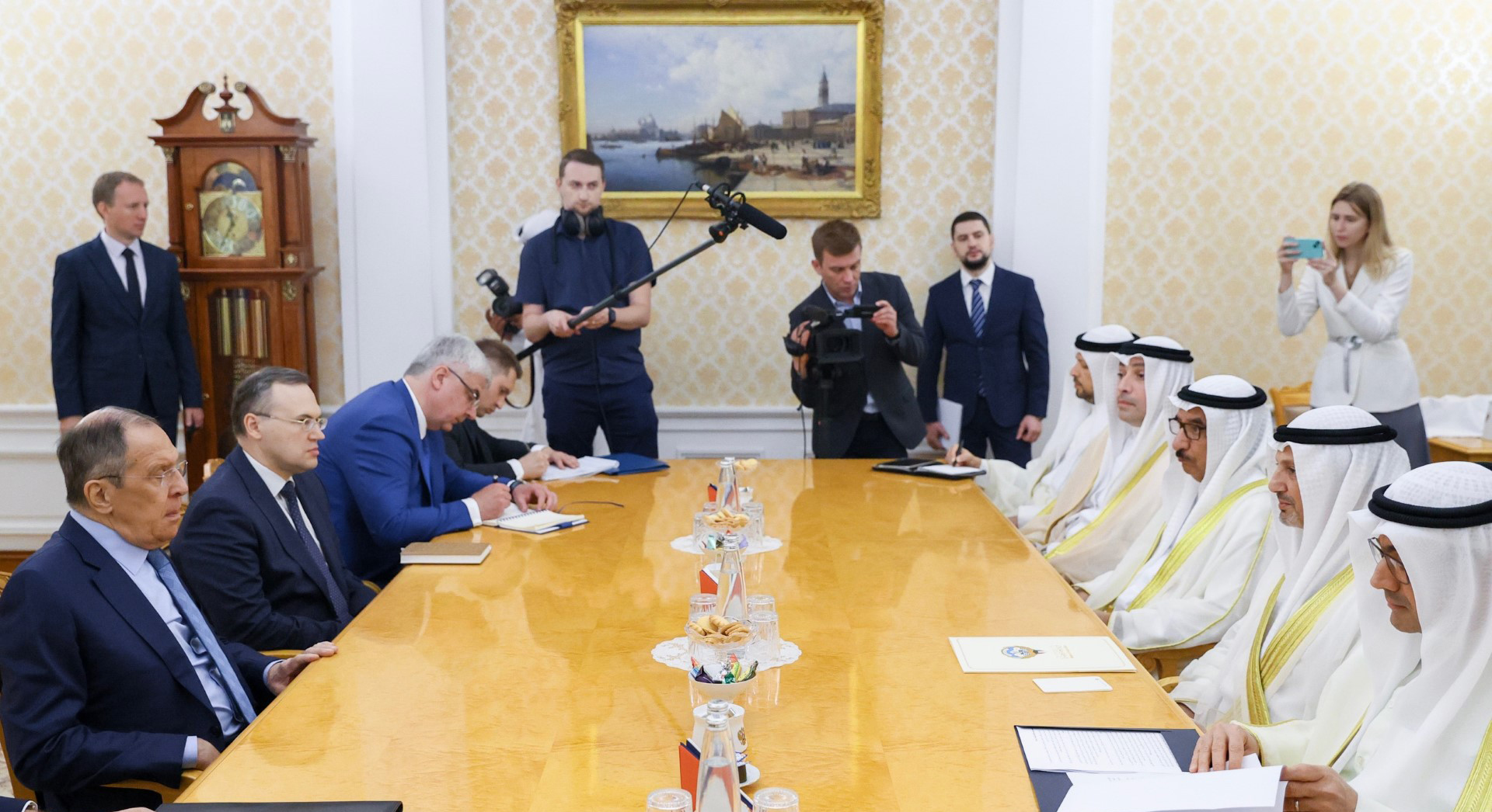 KUNA : Kuwait FM meets Russian counterpart