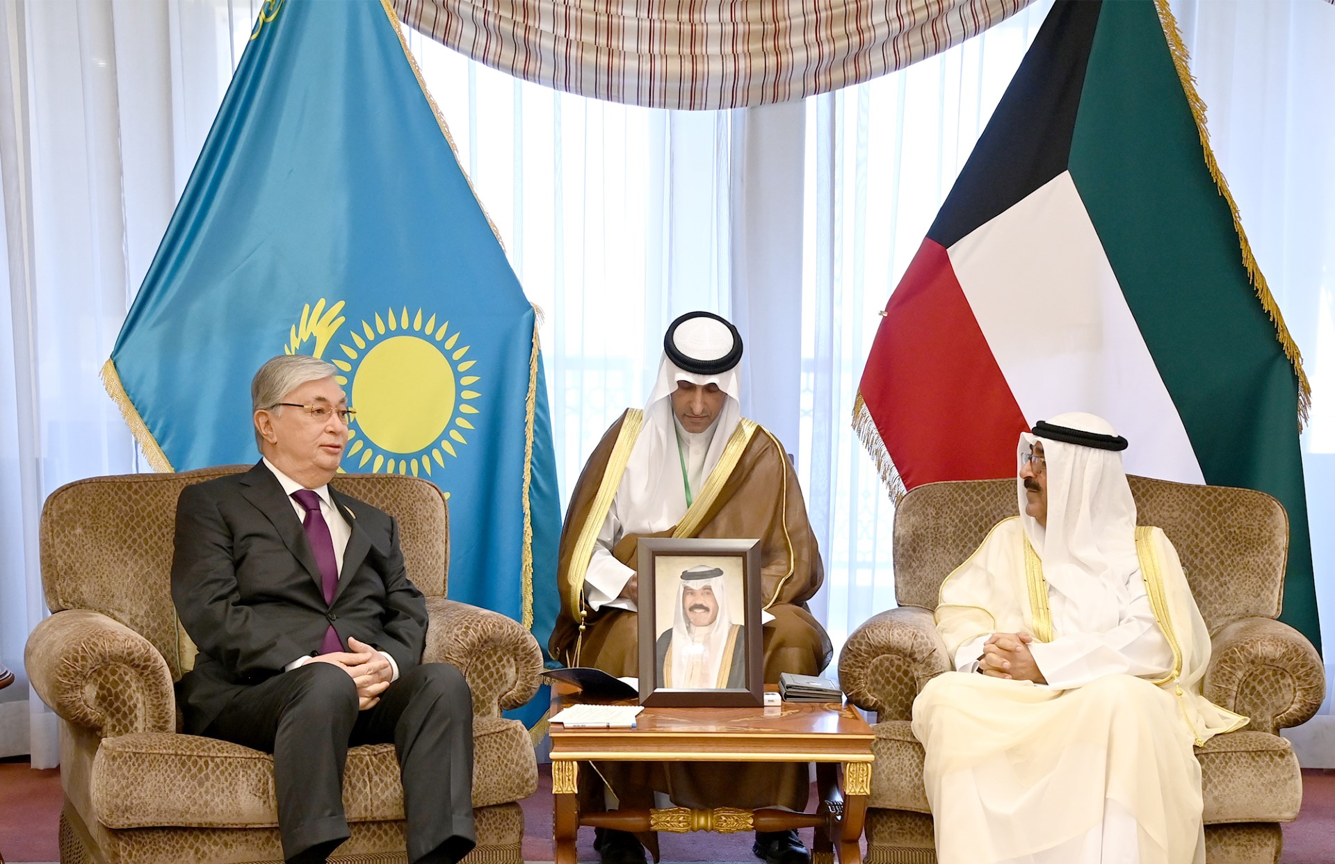 كونا : Kuwait Amir Representative receives Kazakhstan Pres. in Jeddah