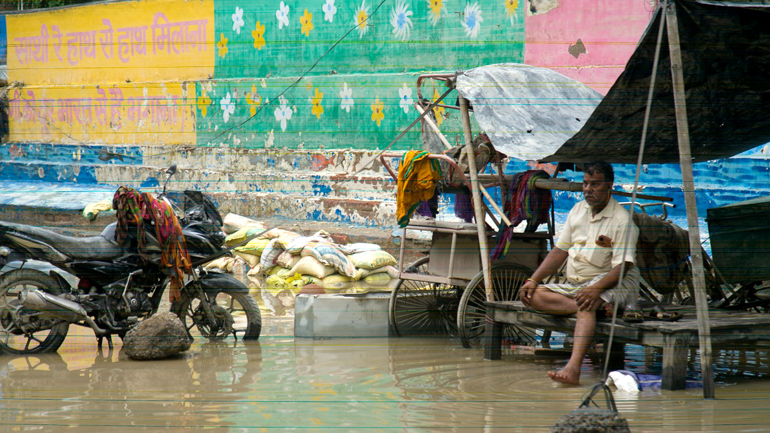 KUNA : Floods in Indian capital leaves life out of gear, hit the poor ...