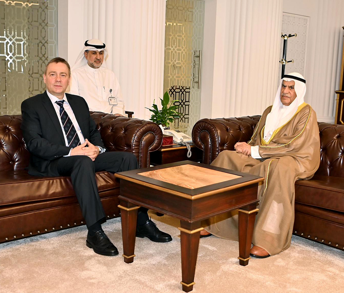 KUNA : Parliament Speaker Al-Sadoun receives Russian Amb.
