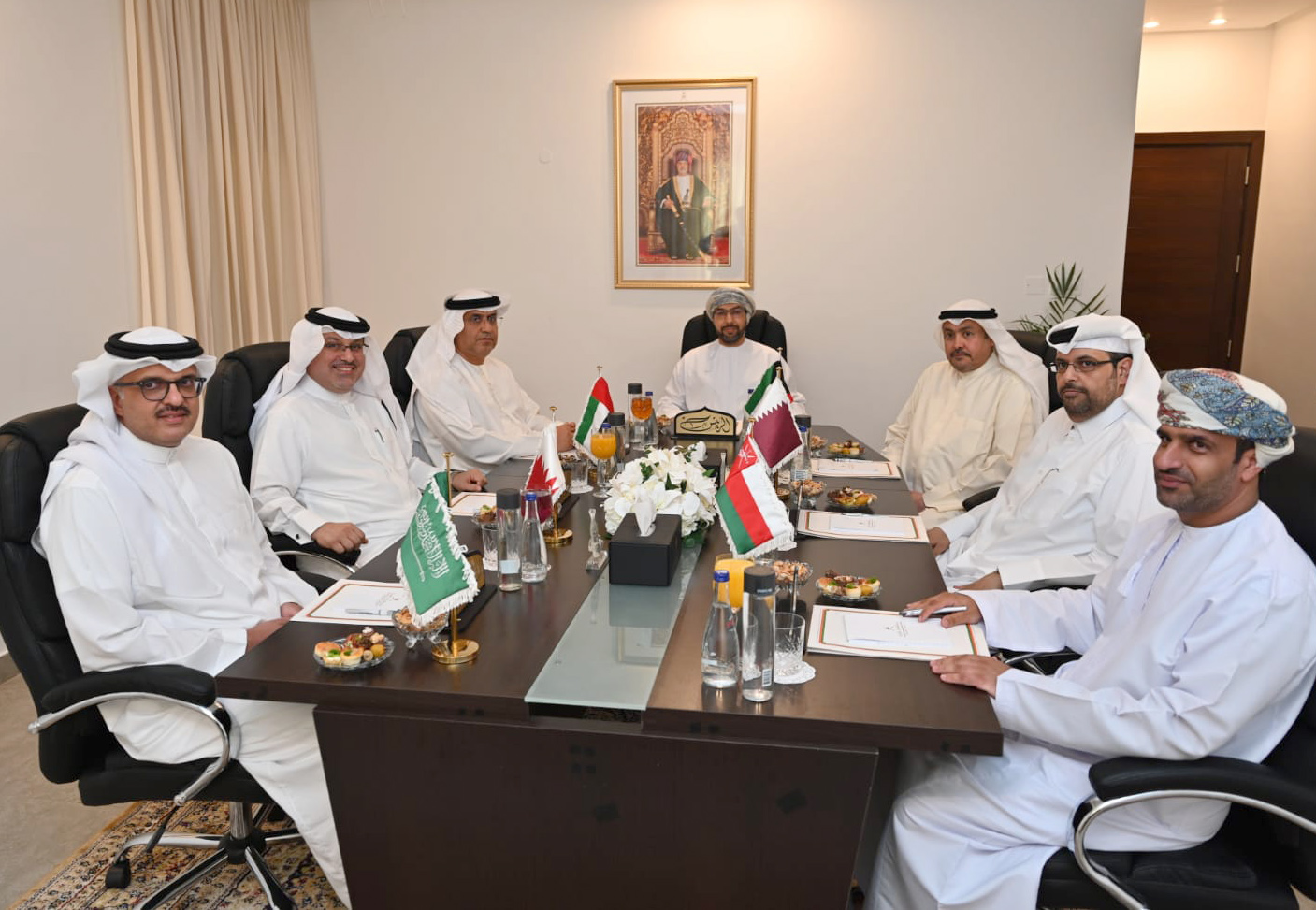 كونا : Gulf Arab envoys meet for talks at Oman embassy