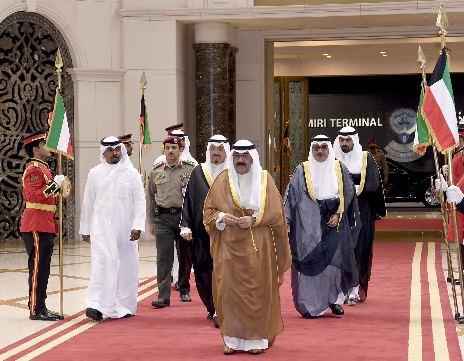 كونا : Kuwait Crown Prince departs to China on official visit