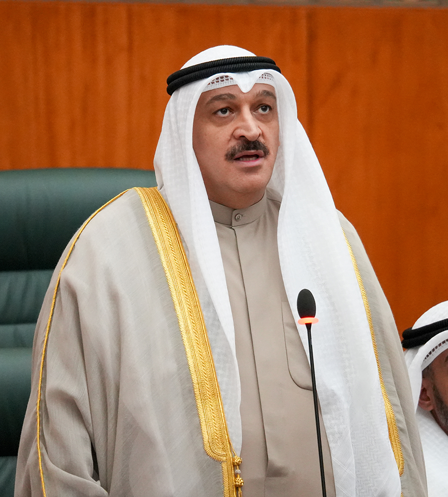 KUNA : Kuwaiti cabinet swears constitutional oath before parliament ...